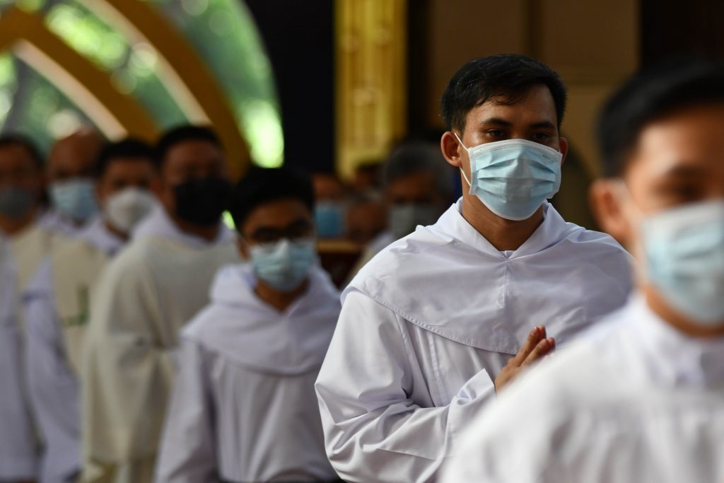 Prior Provincial receives 2 Recollect friars in the Solemn Profession – Agustinos Recoletos