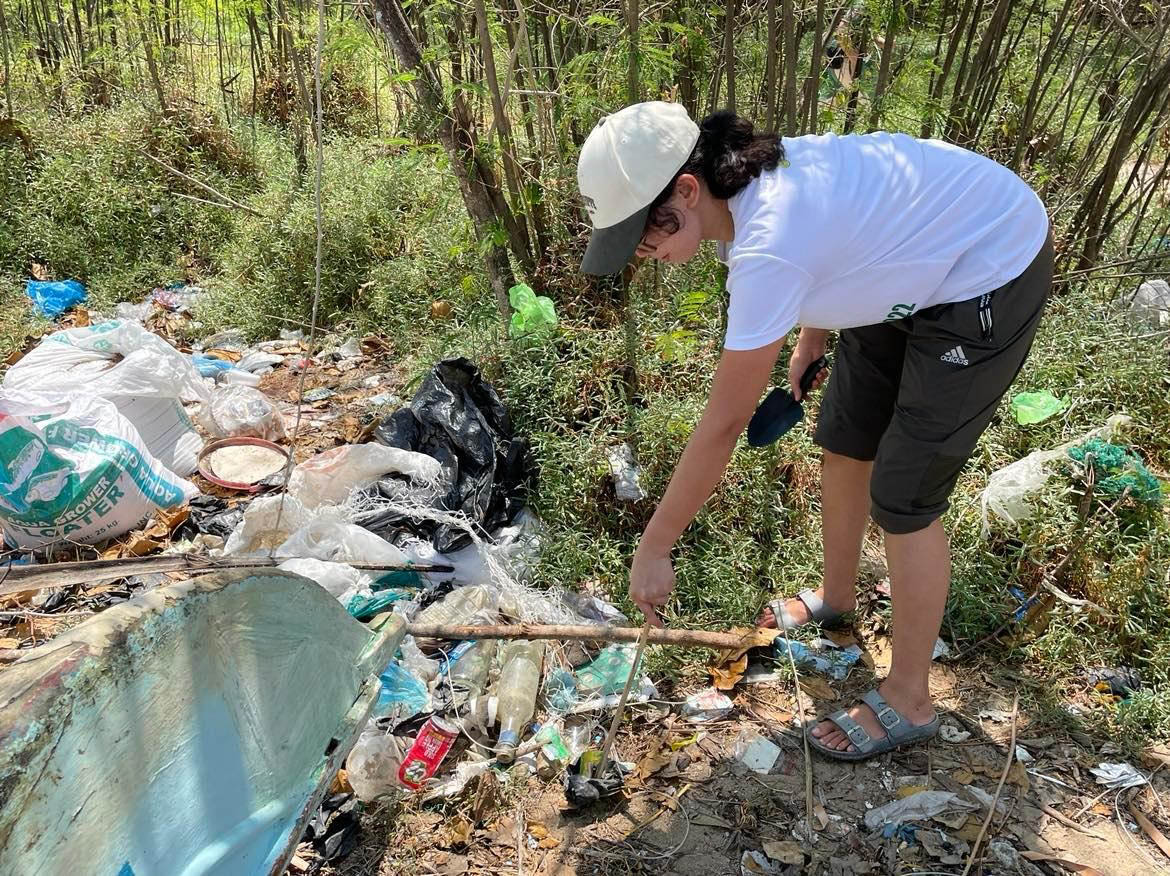 Mangrove growing and coastal clean-up in Philippines – Agustinos Recoletos